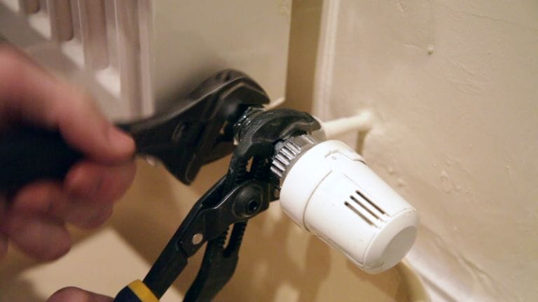 How to fix a leaky radiator | A bestheating expert guide