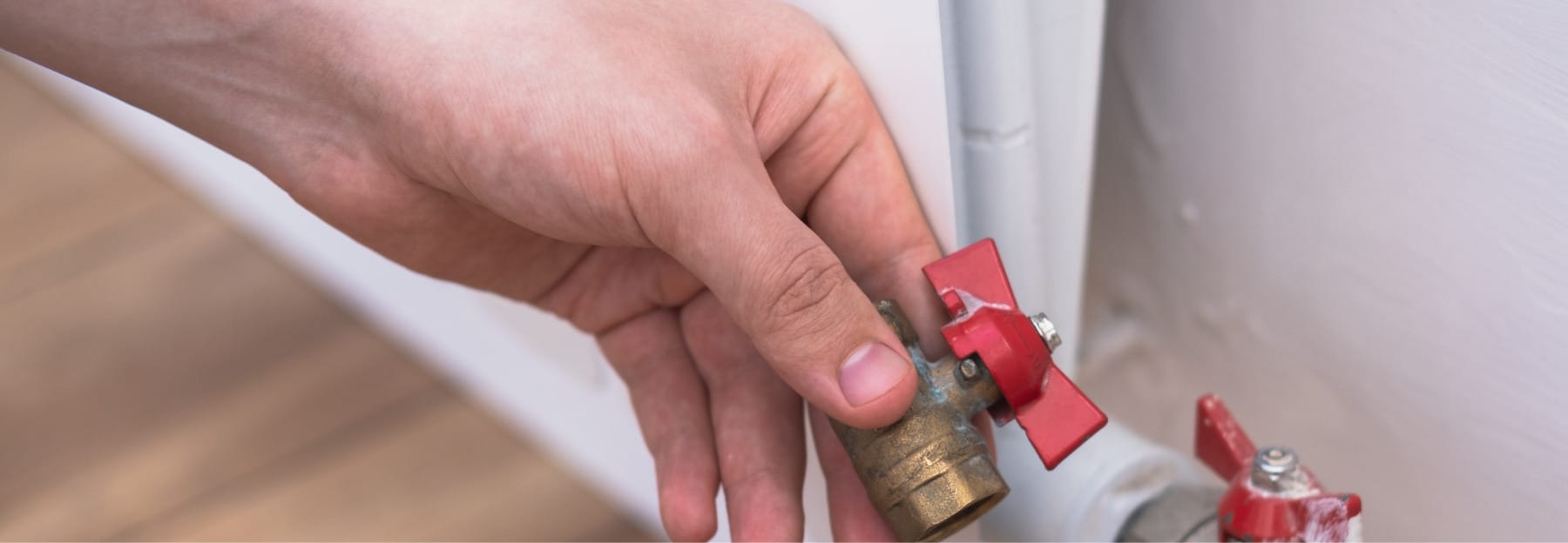 Covering radiator pipes - A BestHeating guide